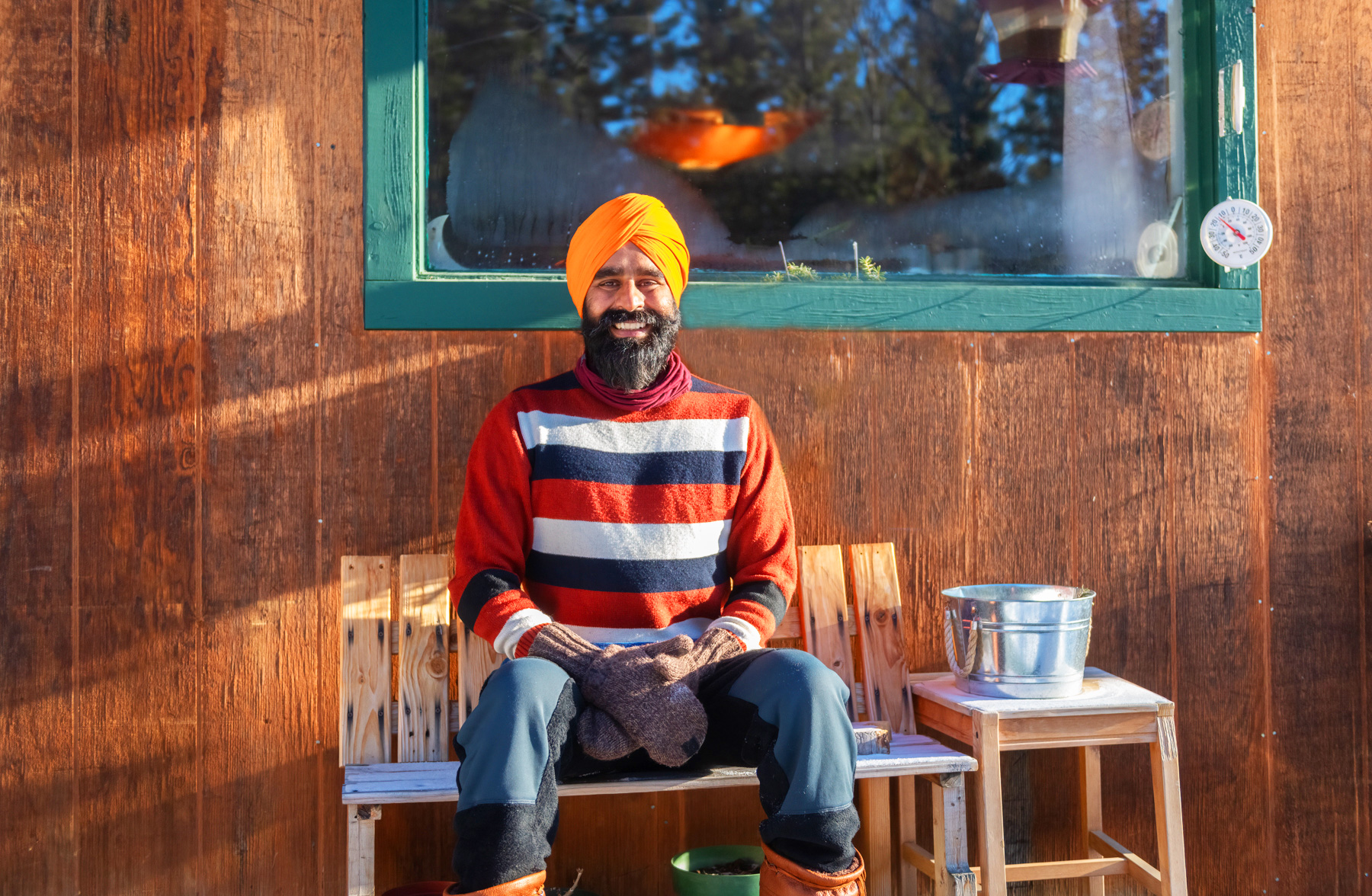 12 acts of kindness for the holidays and beyond | Broadview Magazine