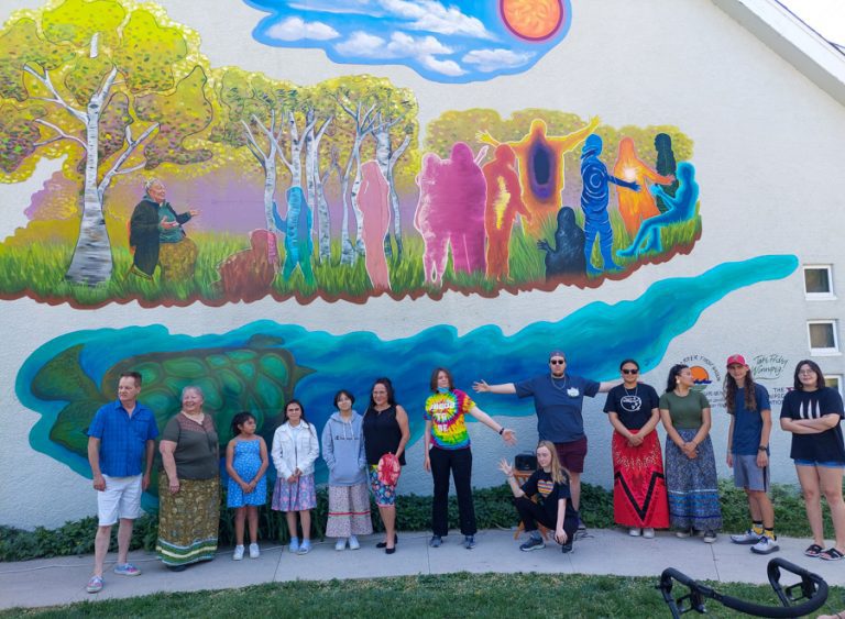 Youth-led mural promotes reconciliation at Winnipeg United church ...